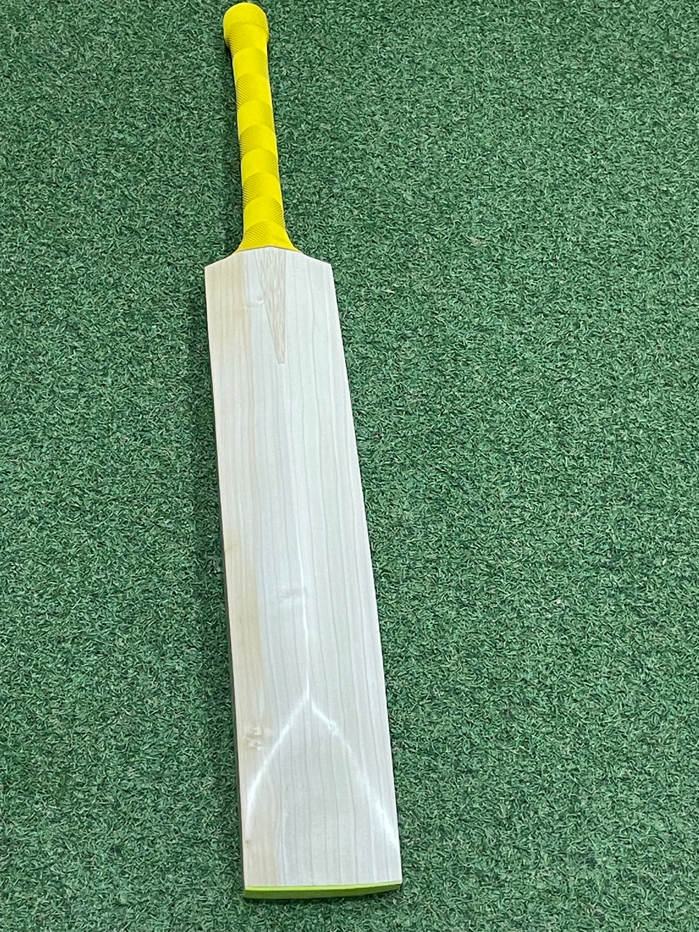 Cricket Station Plain Grade One Cricket Bat (2lb 10oz) – TheCricketShed