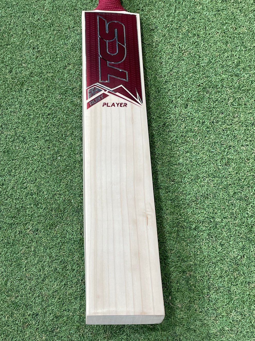 TCS Ruby Player Cricket Bat (2lb 8oz) – TheCricketShed