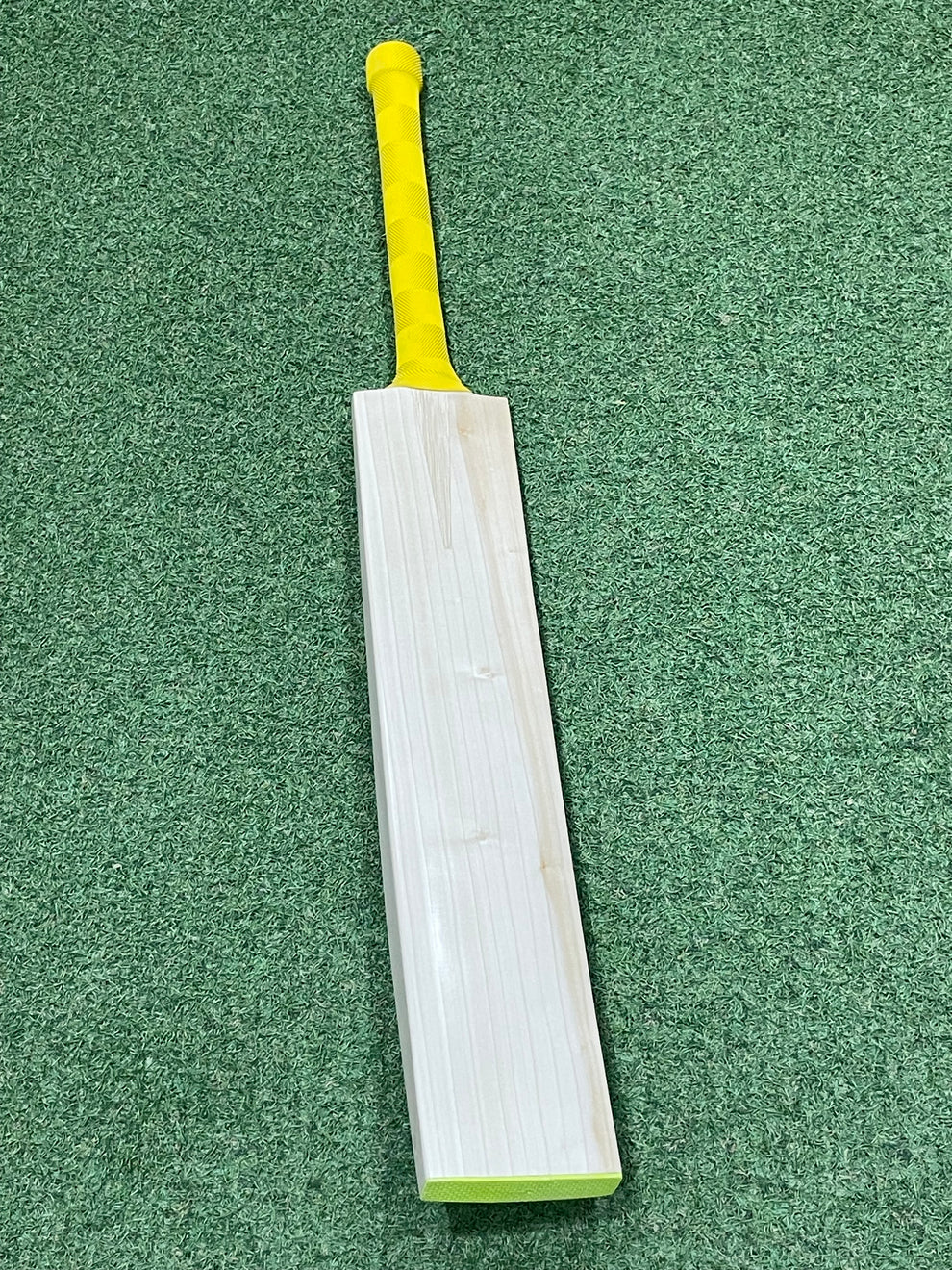 Cricket Station Plain Grade One Cricket Bat (2lb 10oz) – TheCricketShed