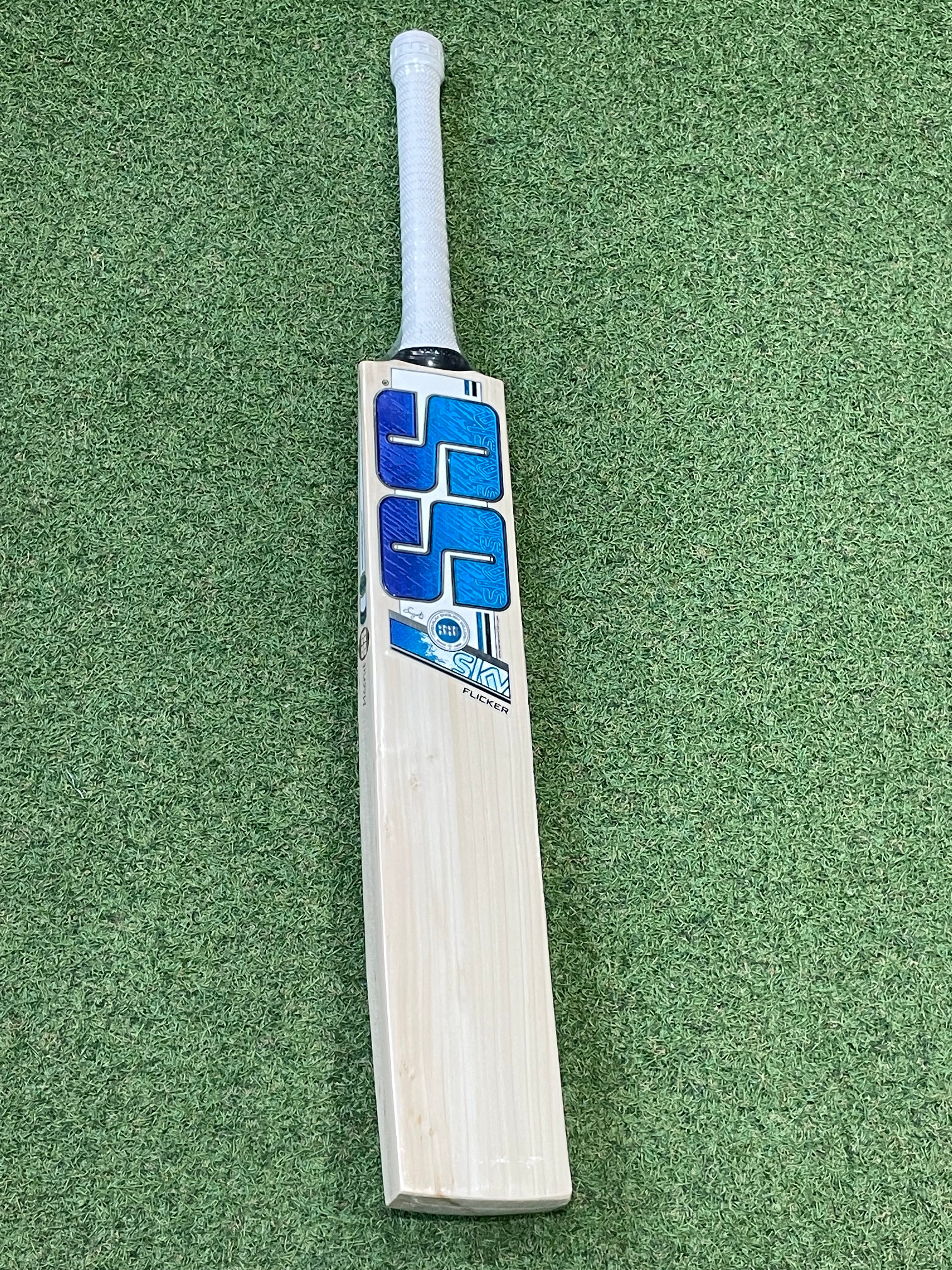 SS Ton Sky Flicker Harrow Junior Cricket Bat (2lb 5oz) – TheCricketShed